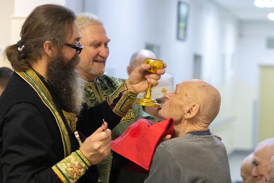 Communion Outside Church: A Clergy Guide