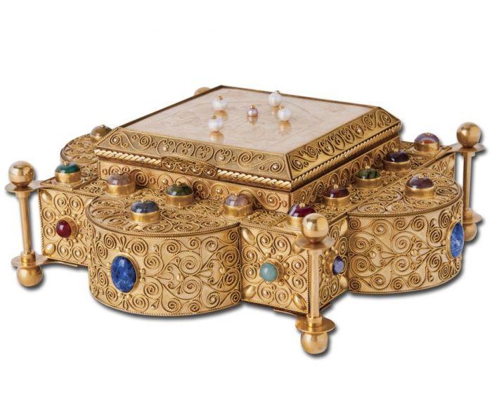 Gilded Reliquary from oak and semiprecious gemstones