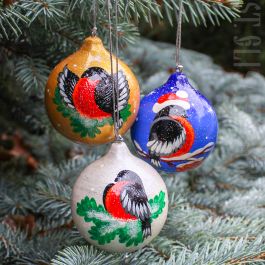 Hand-painted Wooden Bauble with a Robin